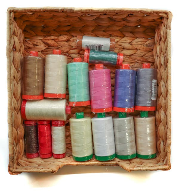 Spool colour coding and weight codes for Aurifil threads – Tilkkunen